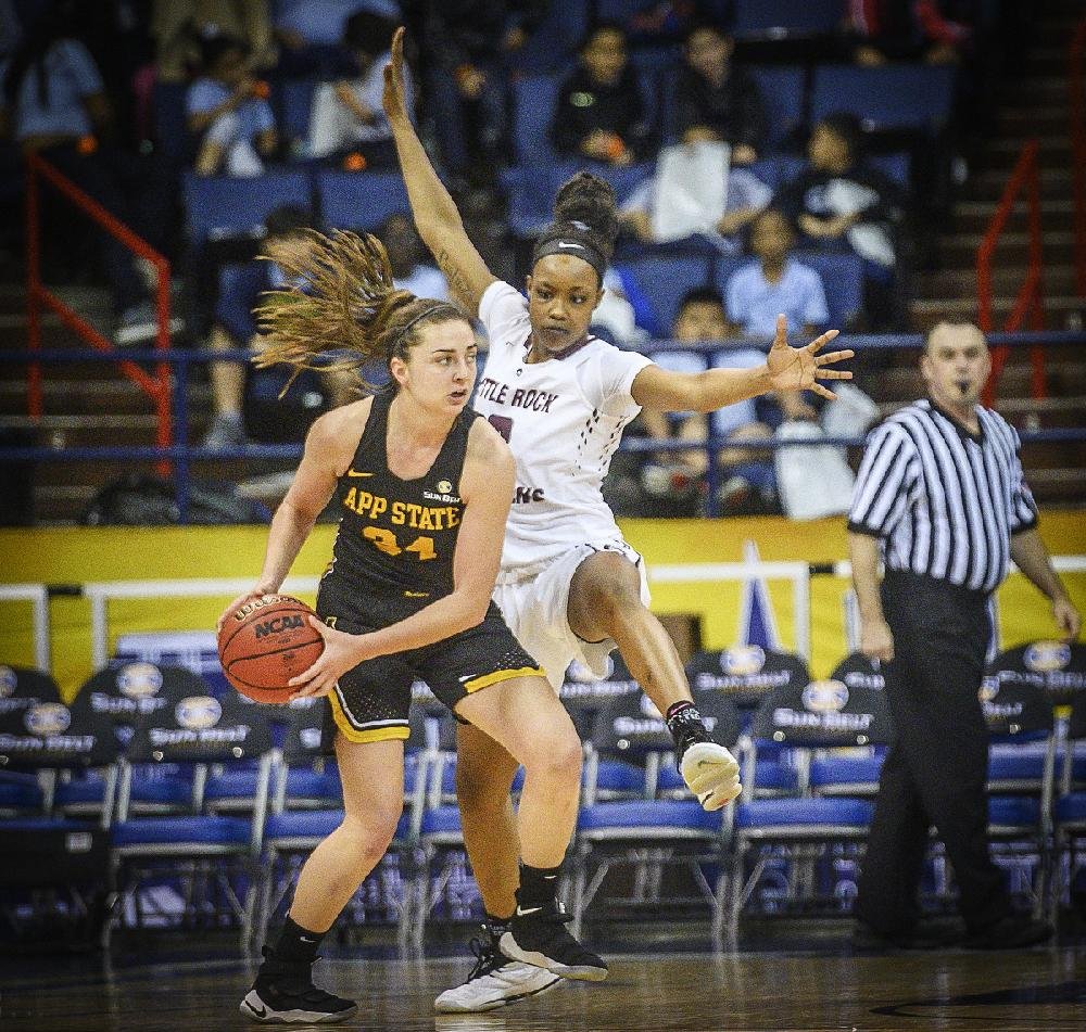 UALR's end game: 4th-quarter surge gives Trojans title shot