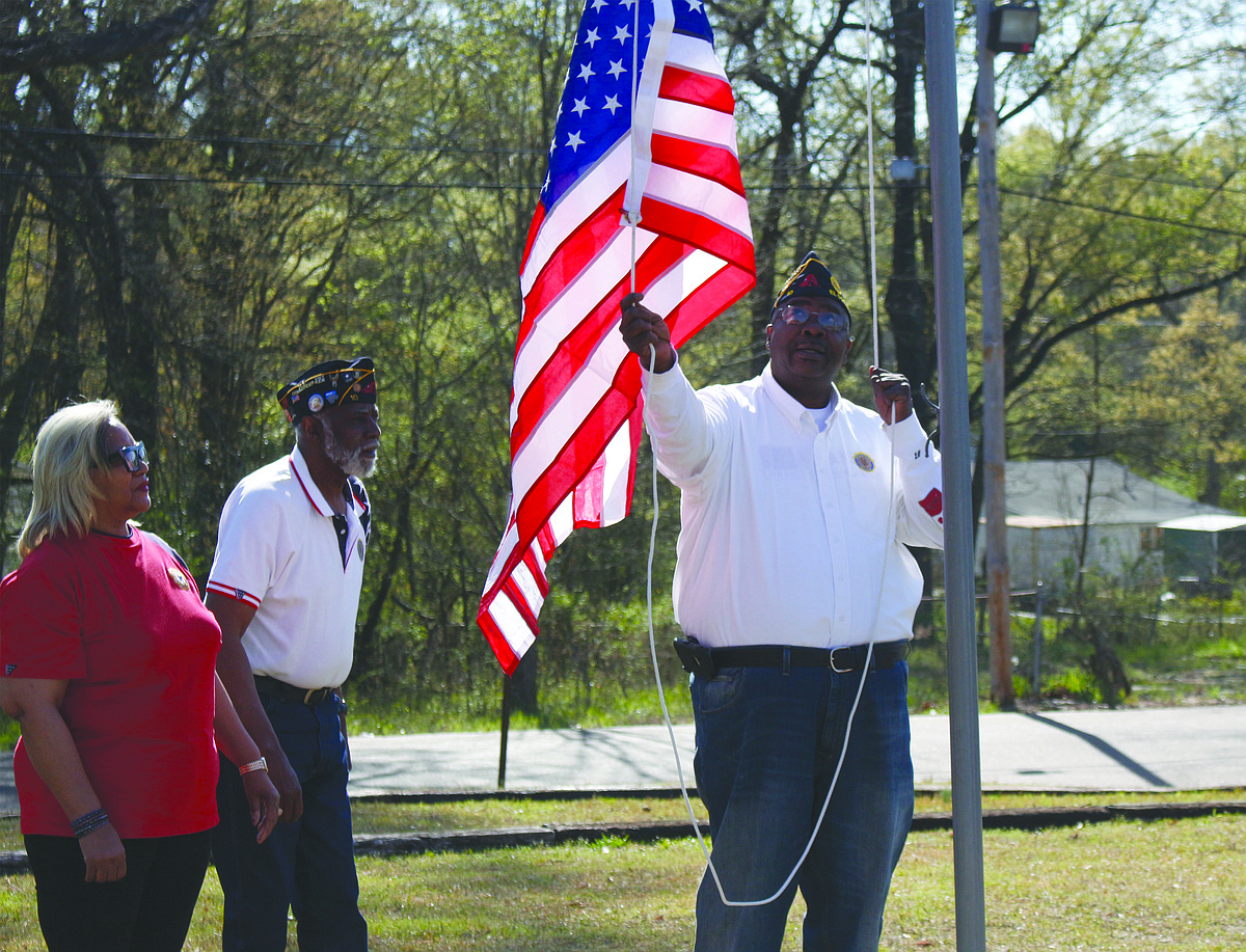 Raising the flag | El Dorado News
