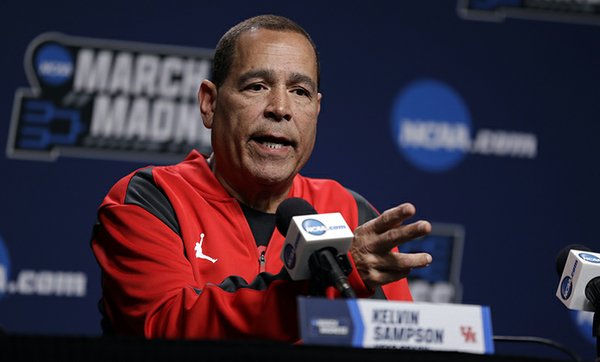 Sampson finalizes deal to stay at Houston | Hot Springs Sentinel Record