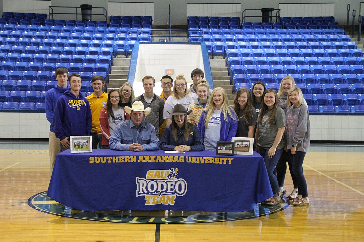 Hayes signs with SAU rodeo | Magnolia Banner News
