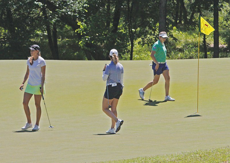 Golfers enjoying time with host families | El Dorado News