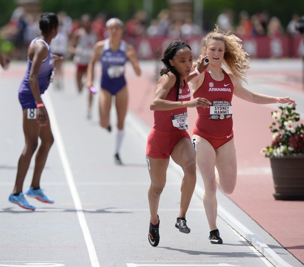 Arkansas sweeps National Relay Championships