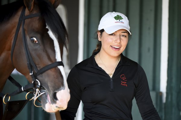 Group seeks to infuse youth into aging horse racing industry | Hot ...