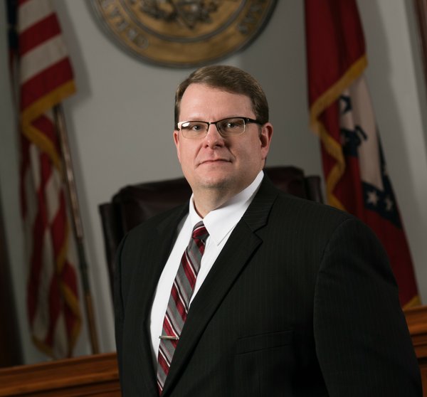 Singleton announces bid for circuit judge | El Dorado News