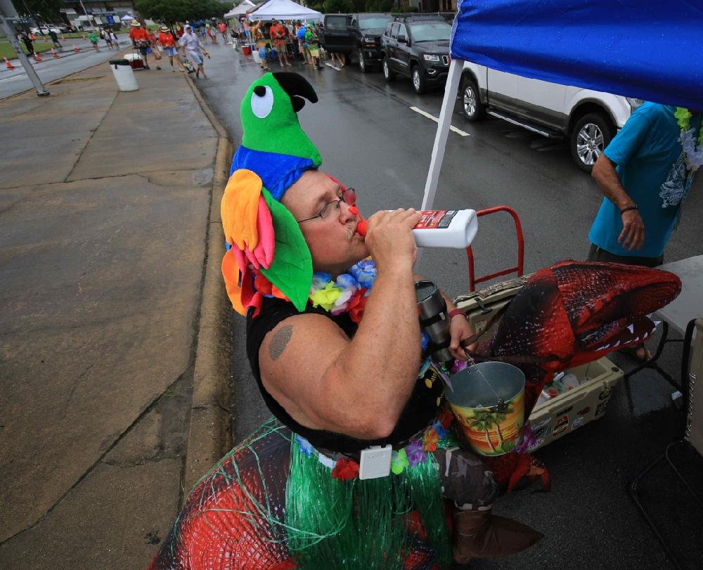Jimmy Buffett Tailgate and Concert | The Arkansas Democrat-Gazette ...