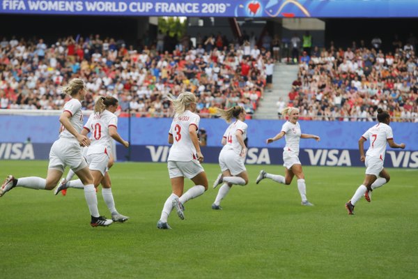 England beats seething Cameroon 3-0 to advance in World Cup | Hot ...