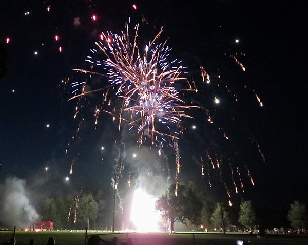 Freedom Fest draws thousands to Gentry celebration | Westside Eagle ...