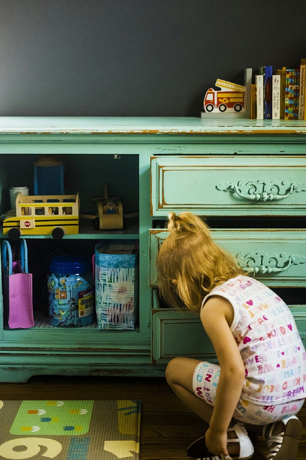 A tidy sum: Clearing away clutter on your own with KonMari is a ...