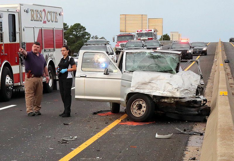 (video) Fatal collision partially closes expressway