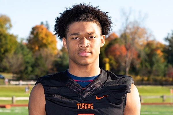 Cornerback makes long trip to visit UA | The Arkansas Democrat-Gazette ...