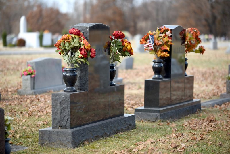 Bluff Cemetery rule discussion postponed | The Arkansas Democrat ...