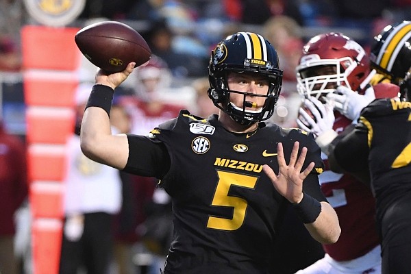 Fayetteville players shine while taking down Hogs | Whole Hog Sports