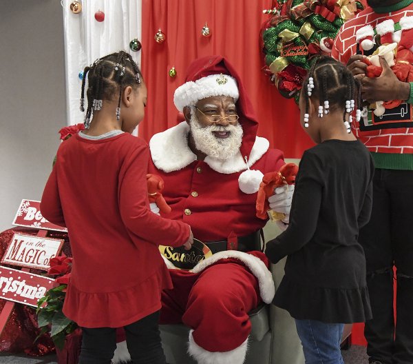 Community funds Santa Larry's return on Thursday | Hot Springs Sentinel ...