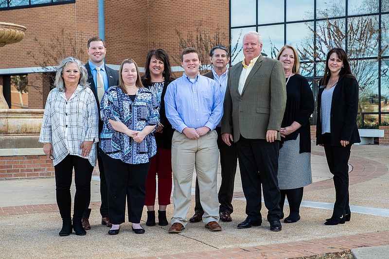 Magnolia insurance agency gives $25,000 to SAU | Magnolia Banner News