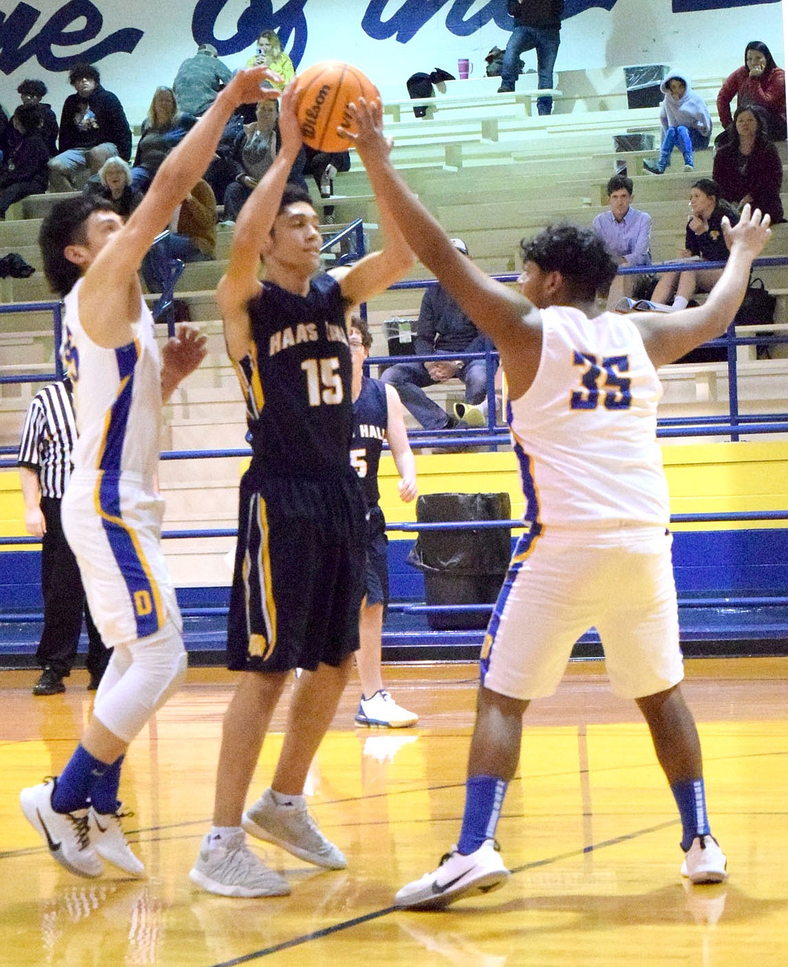 Bulldogs lose by two in final seconds to Mastiffs | Westside Eagle Observer