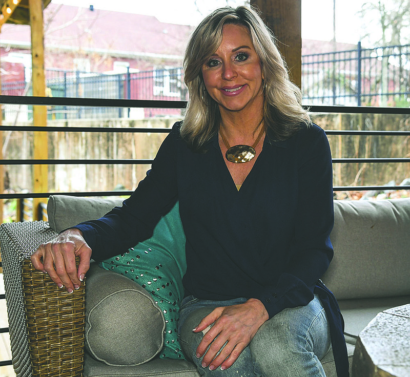 Cathy Caver makes big 'Splash' in iconic downtown district | Hot ...