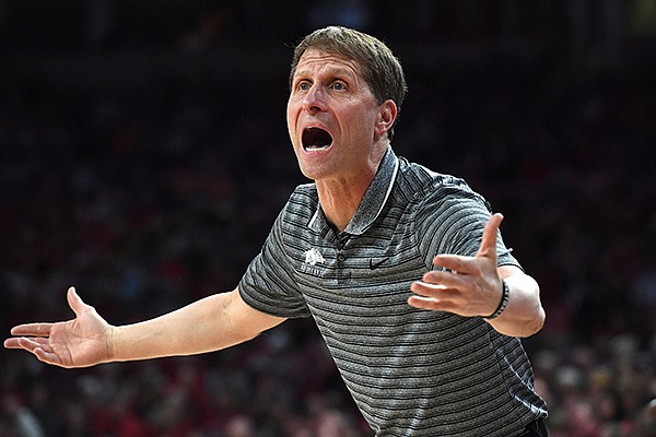 Time in NBA helps Arkansas coaches with San Antonio guard | Whole Hog ...