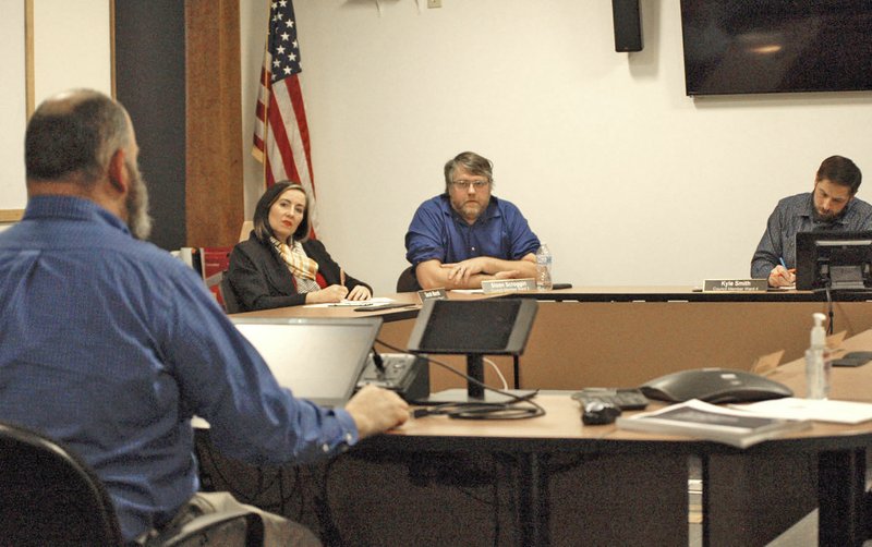 Fayetteville council members discuss ways to more effectively use time ...