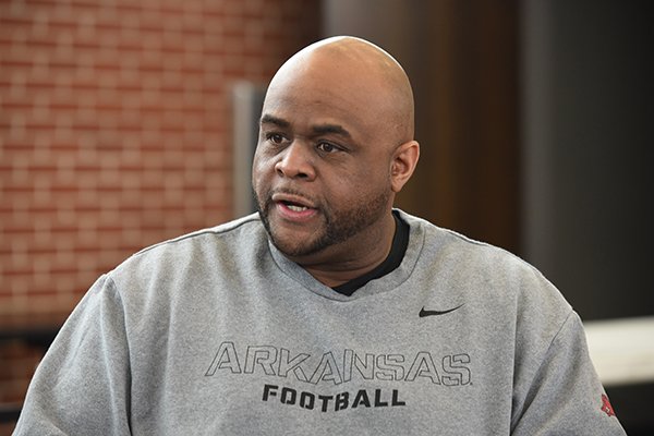 Devon Manuel commits to Arkansas, cites relationship with OL coach ...
