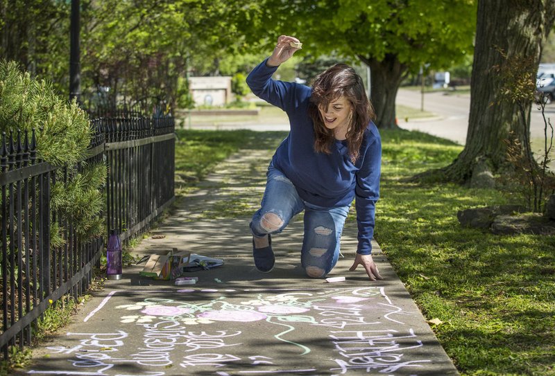 PHOTO GALLERY: Sidewalk inspirational, driveway music lesson, handing ...