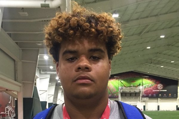 Arkansas target credits parents for positive attitude | Whole Hog Sports