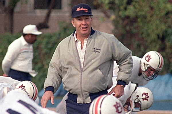 WholeHogSports - Former Auburn football coach Pat Dye dies at 80