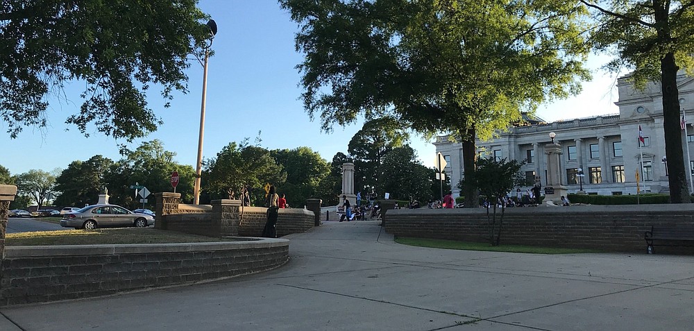 Capitol protest dwindles as Little Rock's curfew takes effect