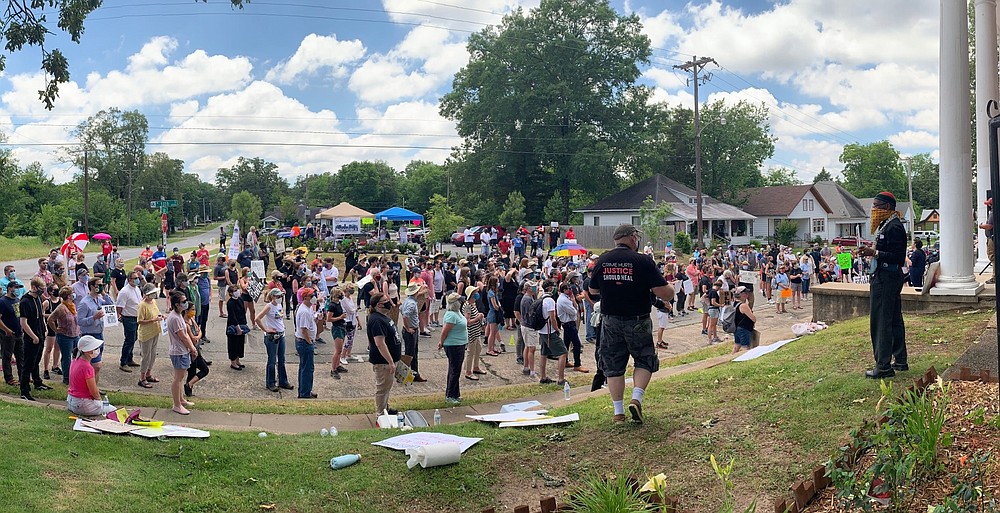 Capitol protest dwindles as Little Rock's curfew takes effect
