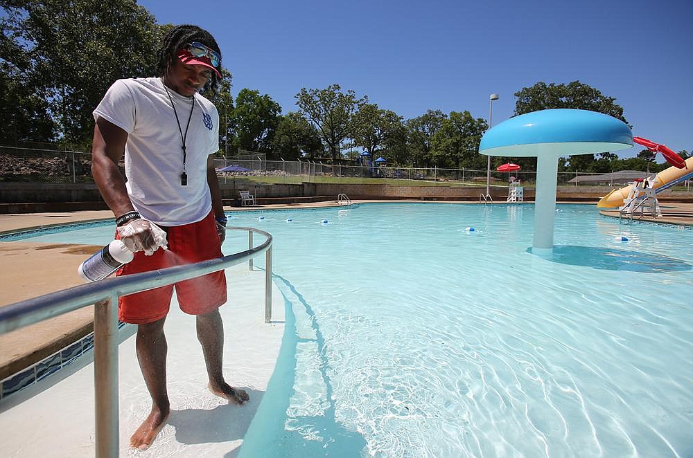 Virus's splash little at North Little Rock pools