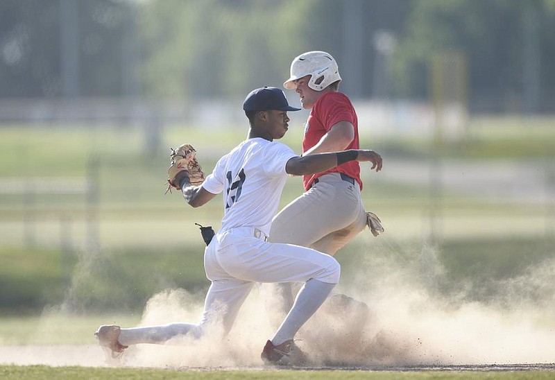 COLLEGE BASEBALL Washington's switch a big hit for PT White | Northwest ...
