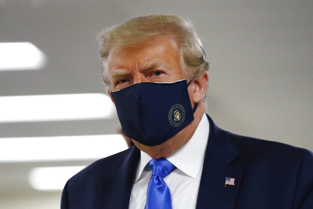 Trump wears mask in public for first time during pandemic | The ...