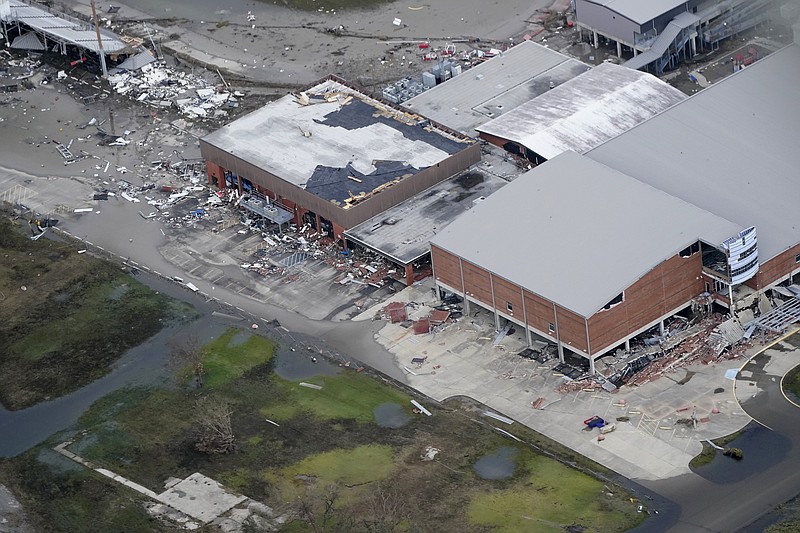 Weeks without power or water ahead as Laura cleanup begins | Northwest ...