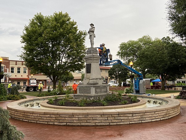 Crews remove Confederate monument from Bentonville Square | The ...
