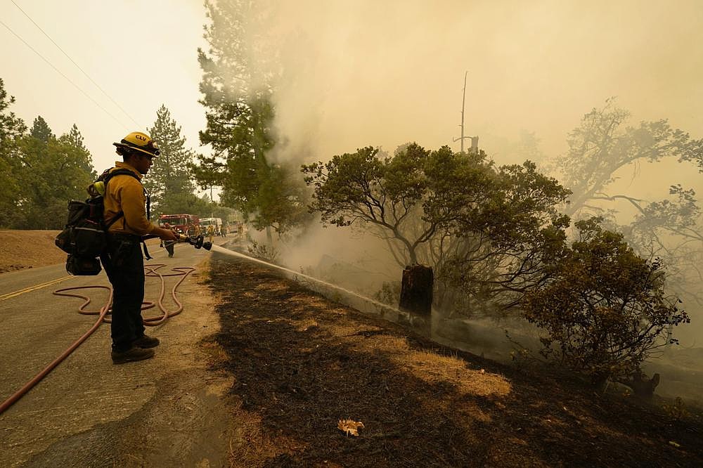 Firefighters overrun by California blaze | The Arkansas Democrat ...