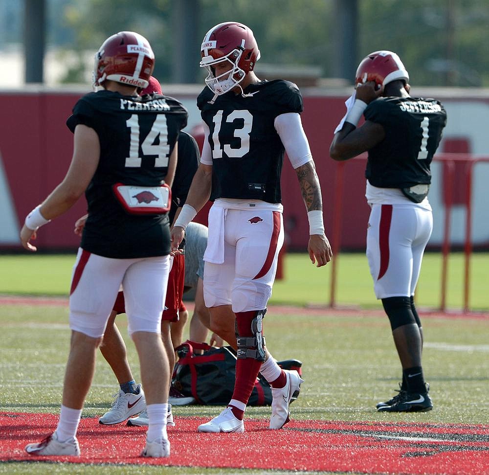 Into deep end: Debuting Hogs’ offense draws dogfight