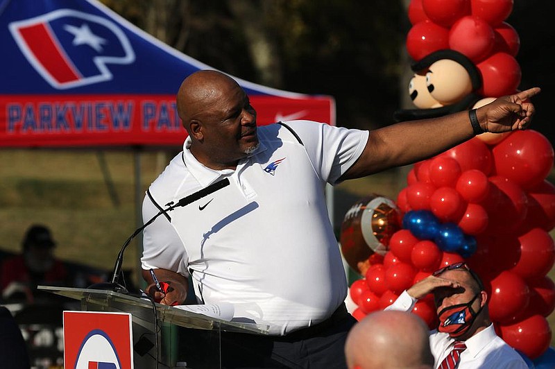 Former great honored by alma mater | Northwest Arkansas Democrat-Gazette