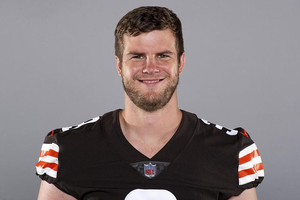 Dallas turns to 4th QB, whomever it is