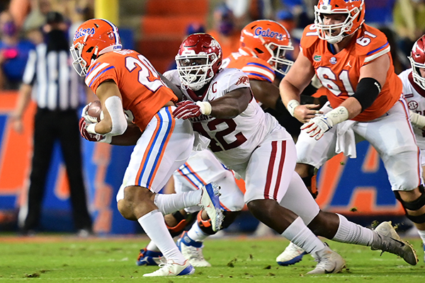 WholeHogSports - Marshall playing his way into NFL looks