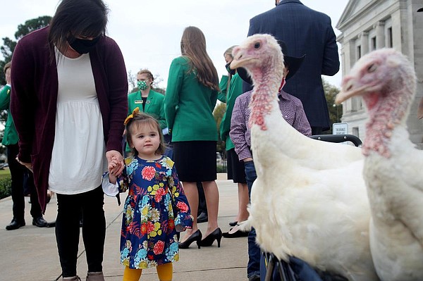 Governor declares Turkey Week with help from 4-H members