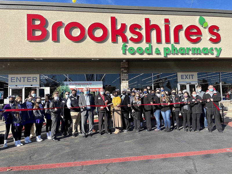 Brookshire Grocery Co. celebrates store’s remodel | El Dorado News