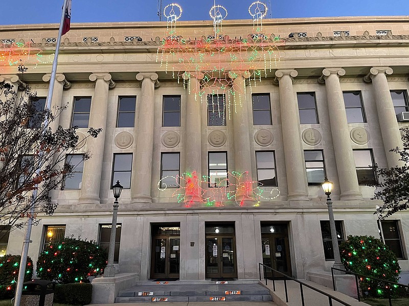 PHOTOS: Courthouse Christmas lights shine bright any time | El Dorado News