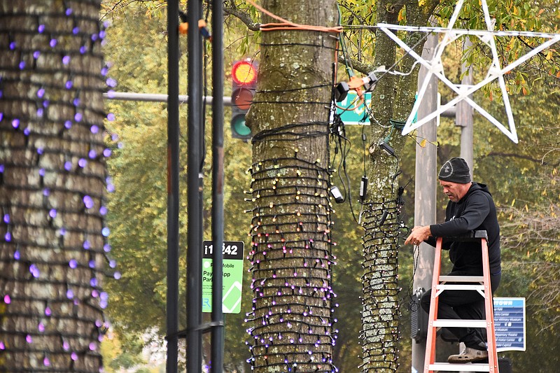 Drive-thru light displays safely show festive spirit | The Arkansas ...