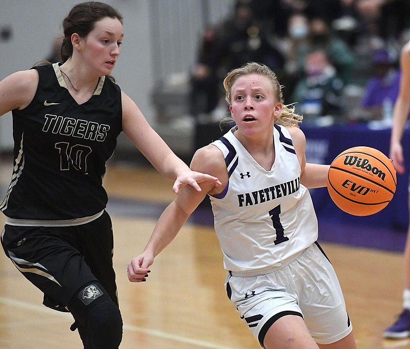 PREP BASKETBALL: Fayetteville shares first place after win over Bentonville