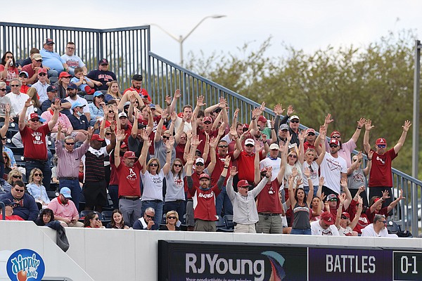 Hogs rally again to split vs. Rebels