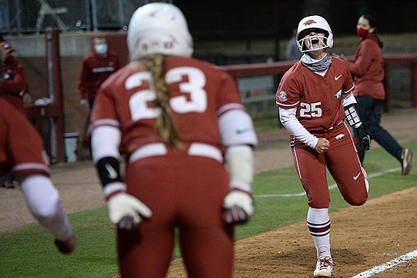 Burnside walks off UCA, ties for NCAA home run lead | Whole Hog Sports