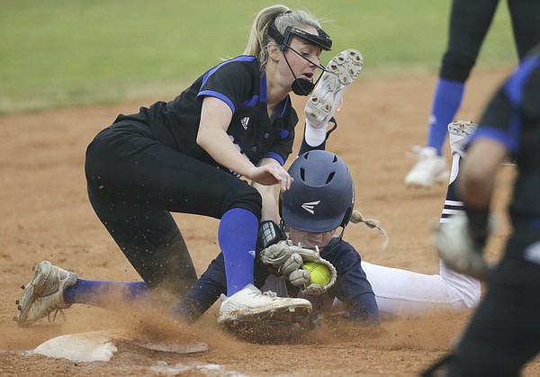 PREP SOFTBALL: Defensive gem saves day for Rogers | Northwest Arkansas ...
