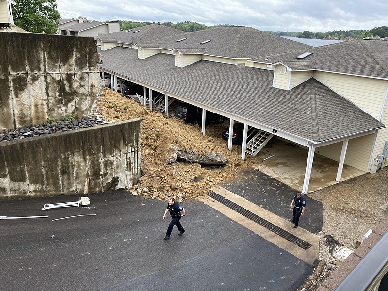 Retaining wall collapses by housing complex | Hot Springs Sentinel Record
