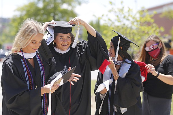 UA abuzz over commencement | The Arkansas Democrat-Gazette - Arkansas ...