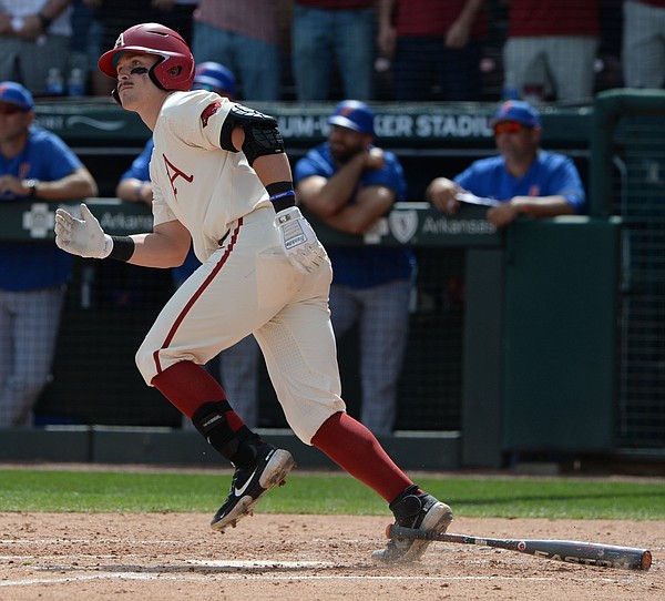 Welch's bench bat a weapon for Hogs | Northwest Arkansas Democrat-Gazette