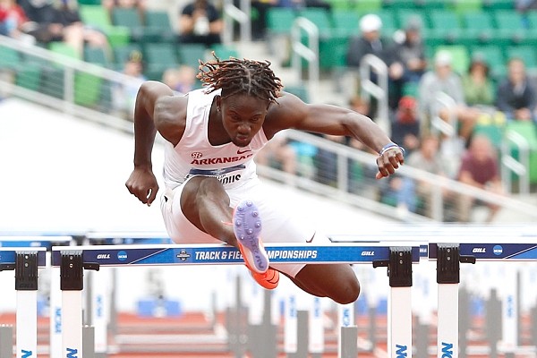 Lemonious races to 3rd in 110 hurdles | Whole Hog Sports